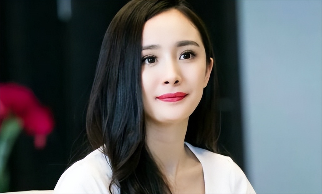 together? Yang Mi posted a selfie, and the man behind him forgot to ...