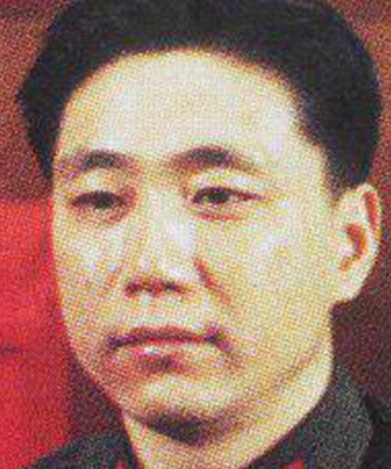 In 1975, Wang Hongwen entertained guests in Beijing twice, spending a ...