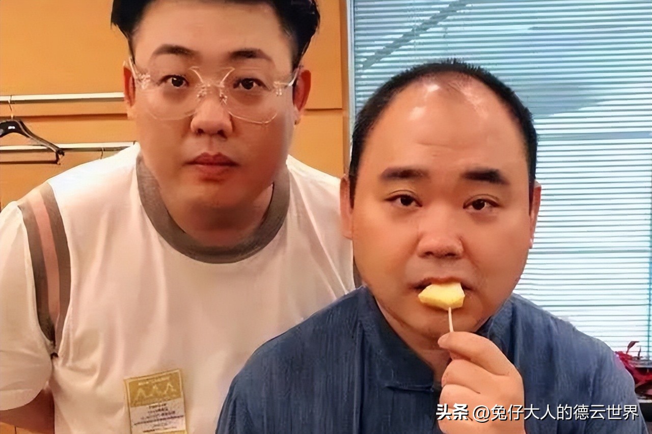 The photo of Hou Zhen and the repairman was posted, the young master ...