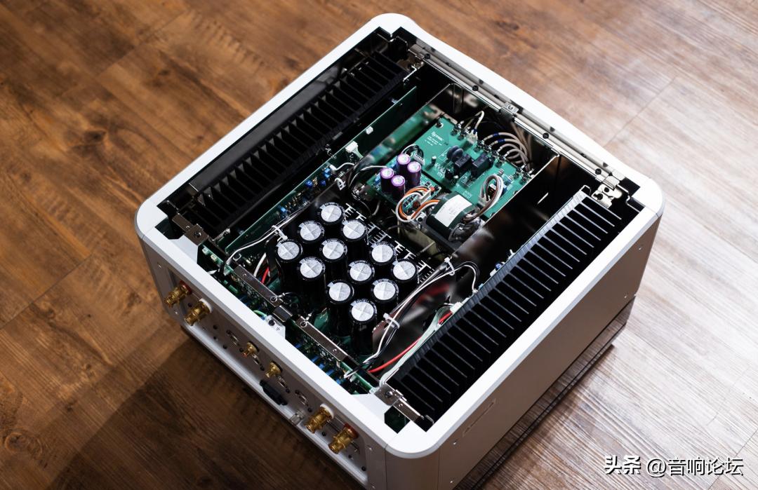 Japan Esoteric C1X solo + S1X pre- and post-amplification—super conventional design - iMedia