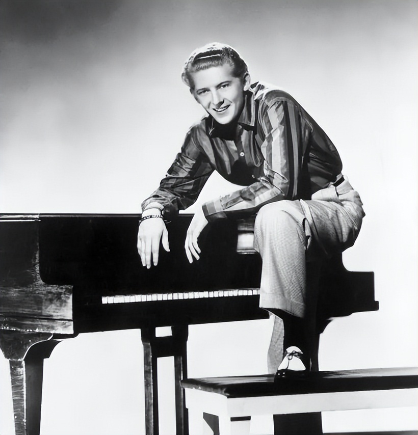 Legendary singer Lewis dies at the age of 87 - iNEWS