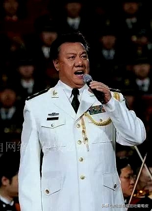 65-year-old singer Liu Bin made a rare appearance. After many years, he ...