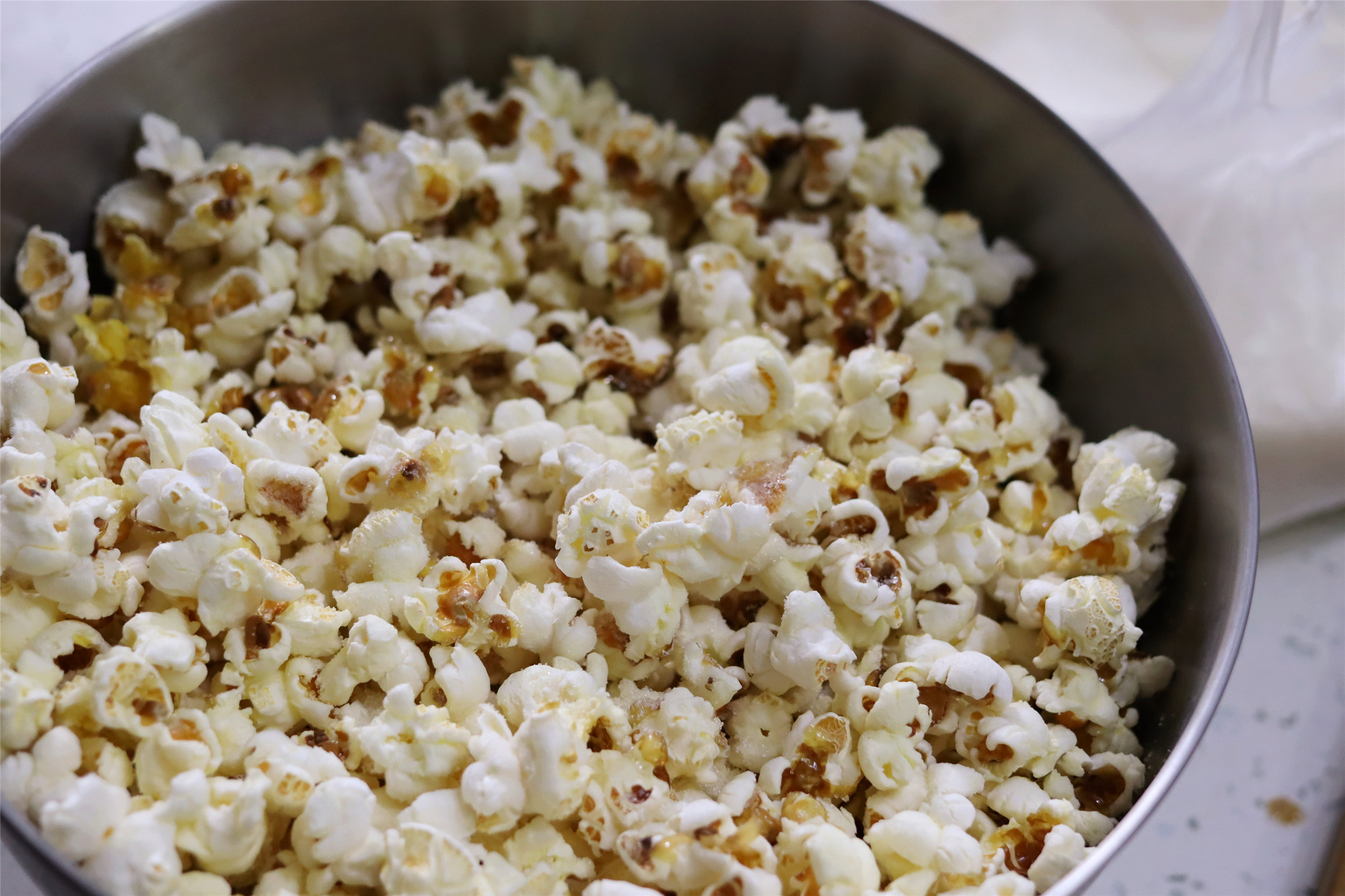 To make popcorn at home, what kind of corn to use and what oil is the ...