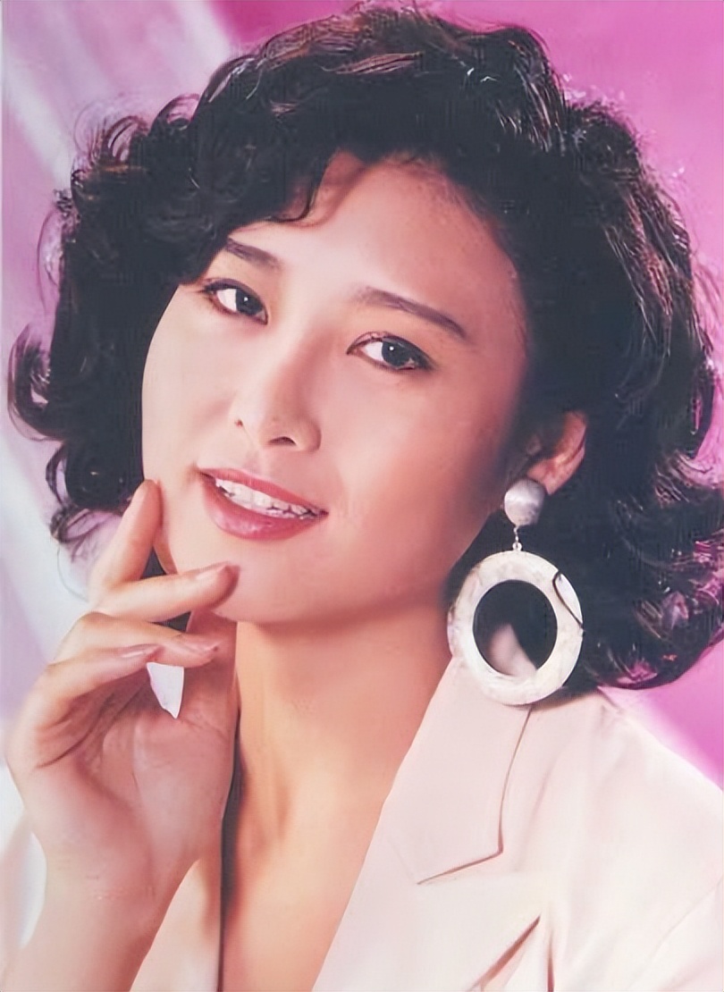 A generation of goddess Ye Yuqing: Marrying a rich fan and giving birth ...