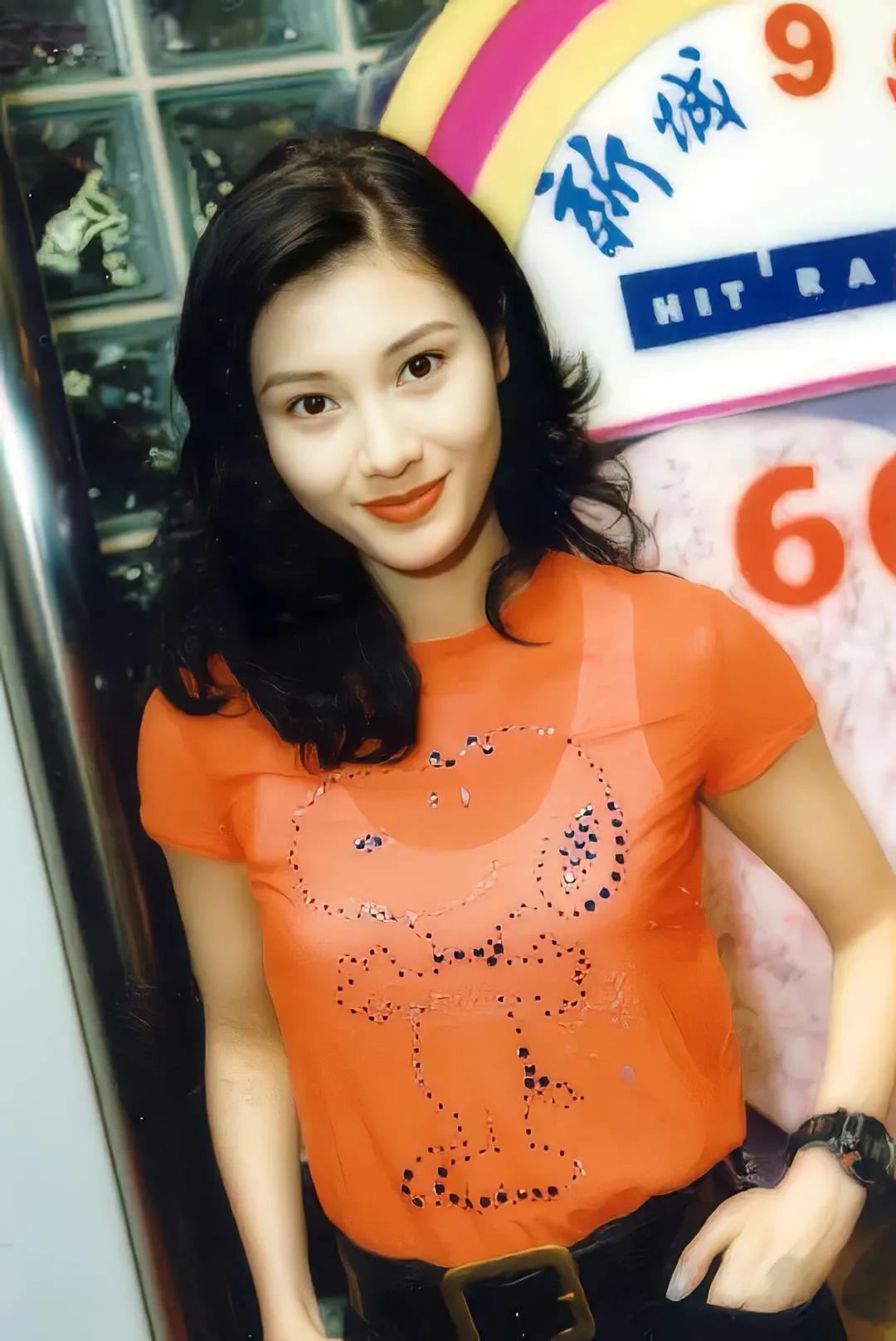 Li Jiaxin nostalgic photos 10 - iNEWS