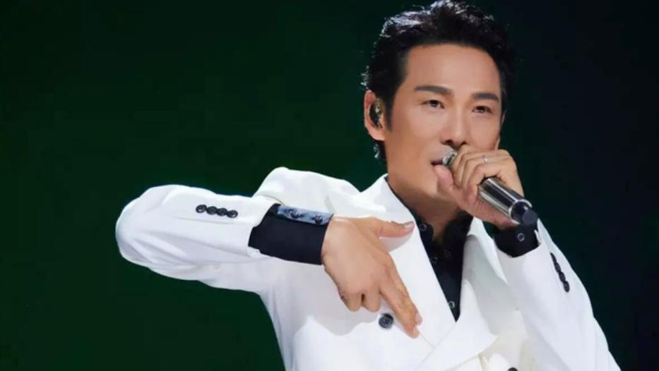 Du Dewei: Marrying his wife Li Xiaobing, who is 24 years younger, is ...