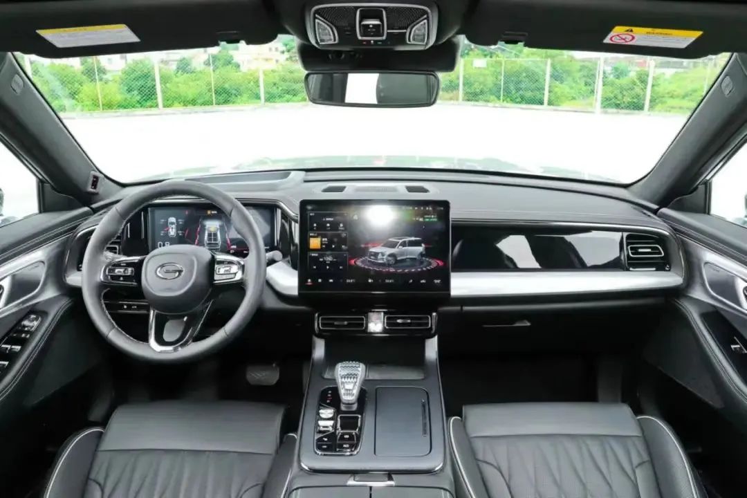 With a wheelbase of 2.9 meters and a standard configuration of 2.0T+8AT, these autonomous SUVs ...