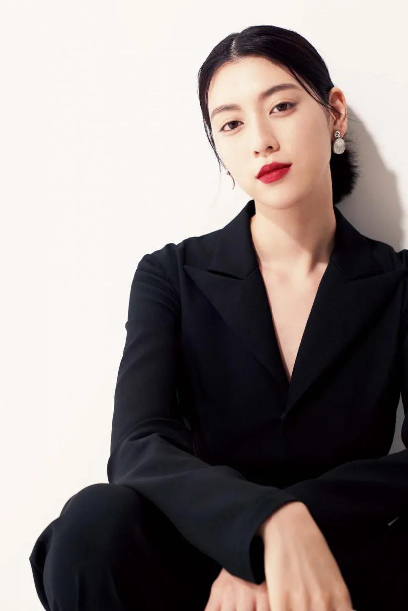 She is the heroine of Jay Chou's MV, she is a Japanese porn star, do ...