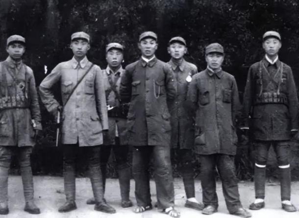 In 1955, when Yu Deshui was awarded the rank of "colonel", Xu Shiyou ...