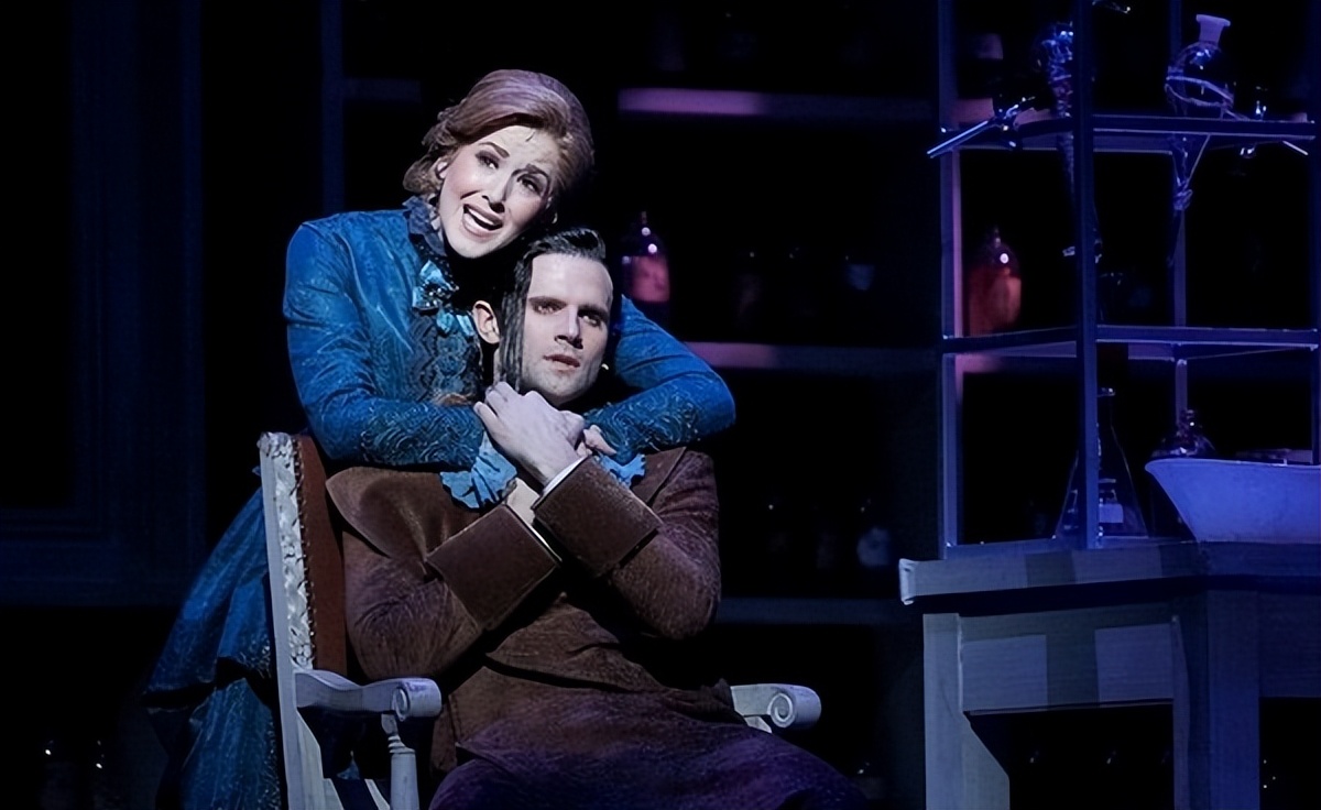 Character shaping and singing analysis in the musical "Doctor Turned ...