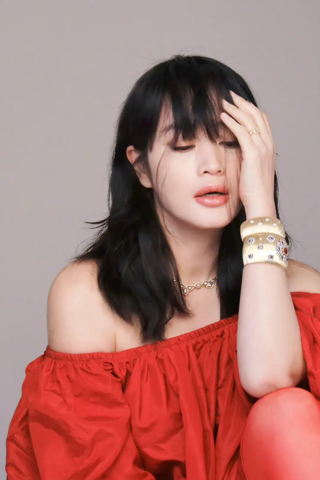 Korean actress Kim Hye-soo's latest pictorial, over fifty years old ...