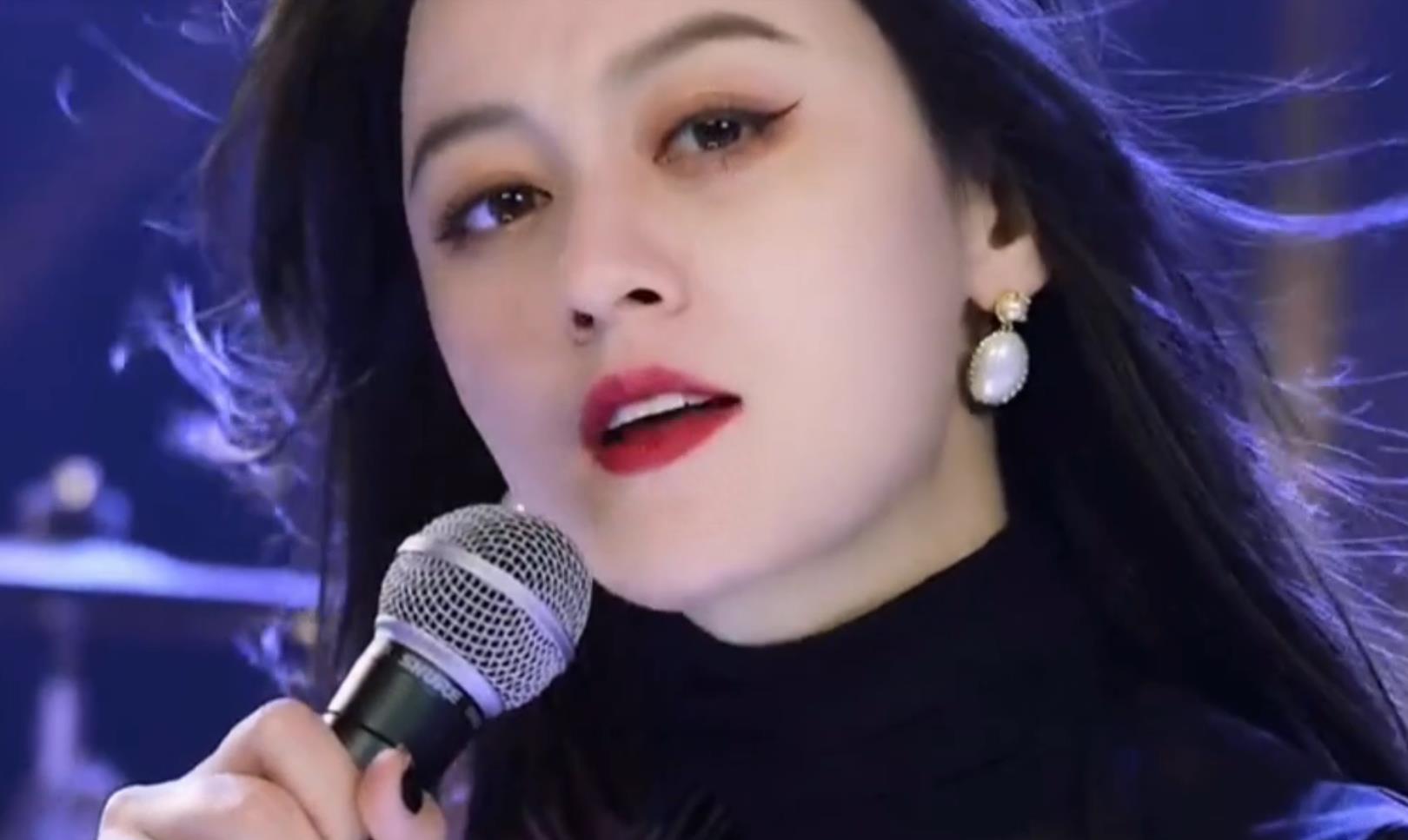 Chinese Internet Celebrity Singer Tang Yi: Growing up step by step on ...