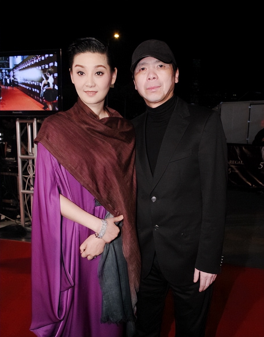 Dodo looks like Feng Xiaogang, her name is her adopted daughter, but ...