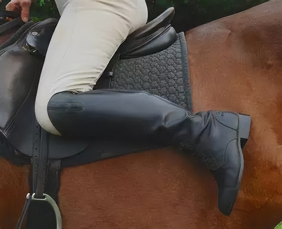 How to sit on horseback gracefully, you will know after reading this ...