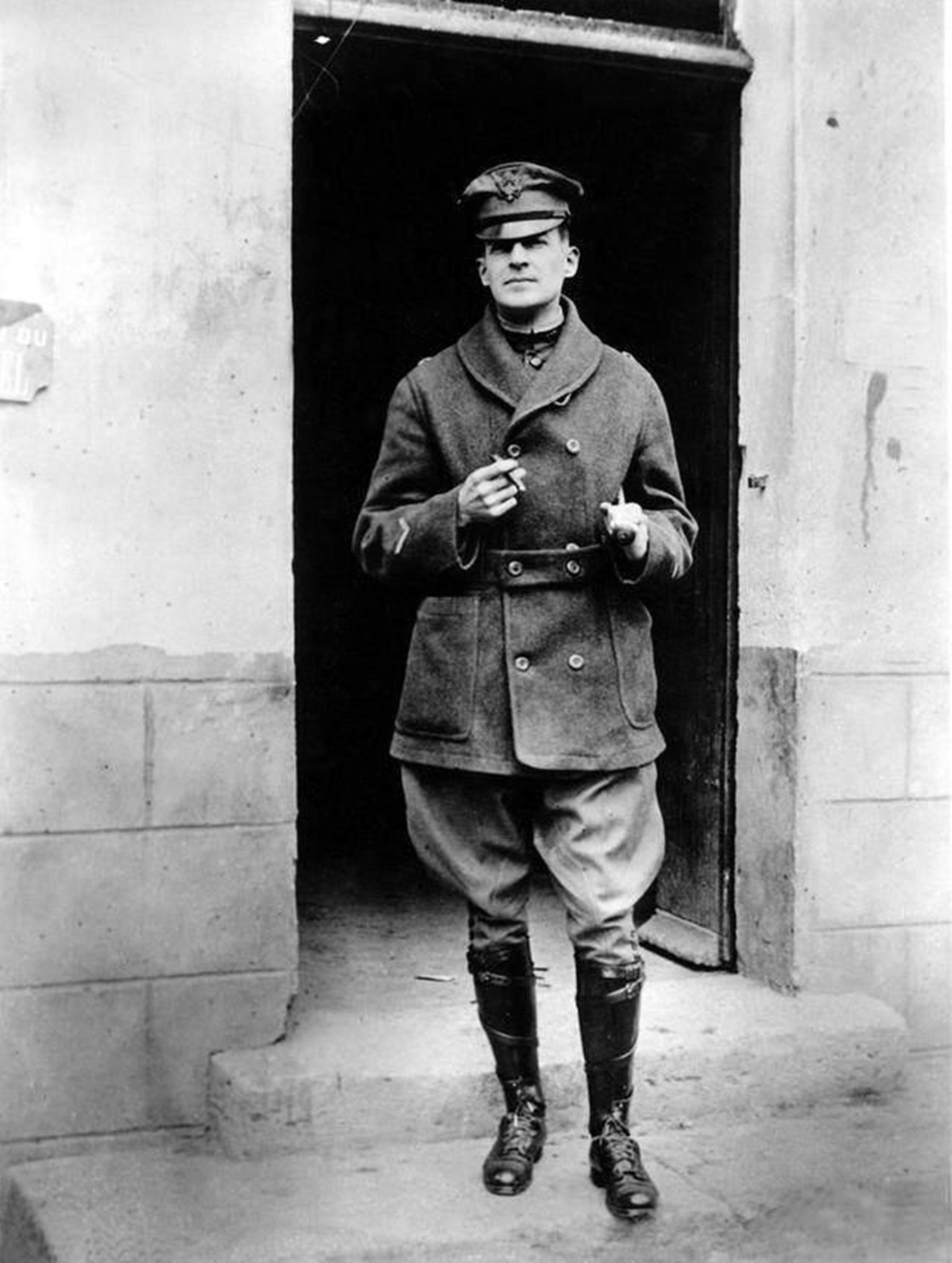 In 1951, MacArthur proposed to drop 26 atomic bombs on China!He was ...