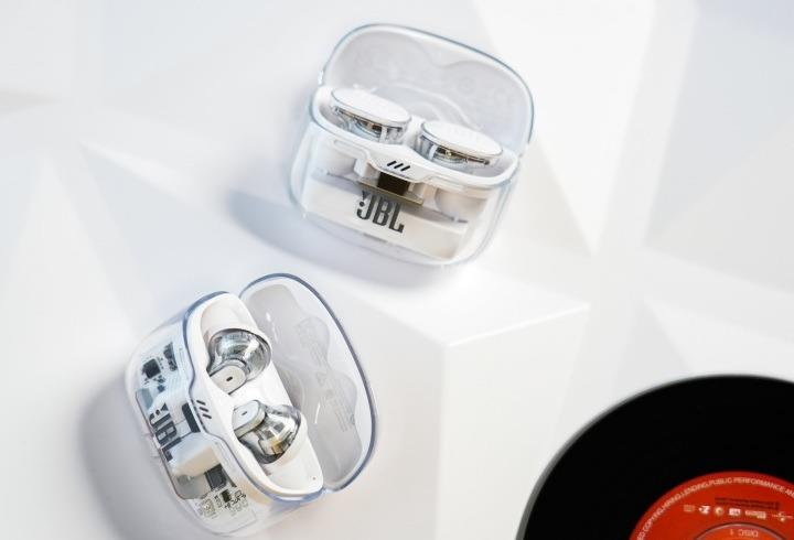 JBL Glazed Bean and Glazed Pod Review: Glazed with brilliant colors and ...