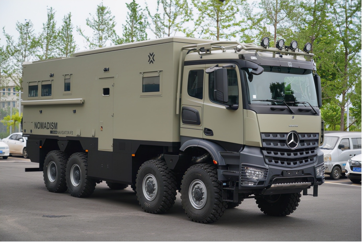 A new generation of digital Mercedes-Benz 8×8 luxury off-road RV (part ...