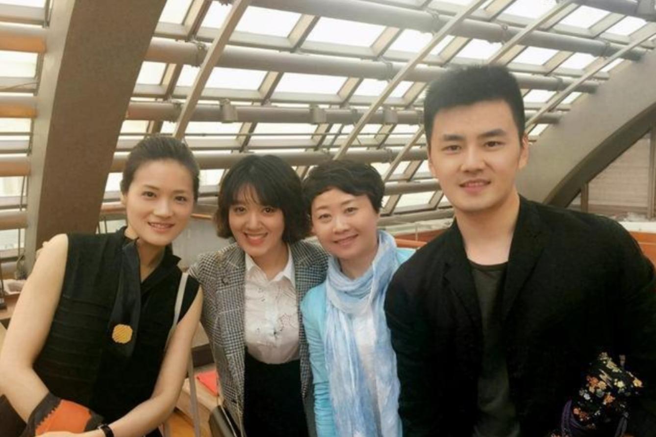 CCTV anchor Yan Yuxin: He is a talented man and a dutiful son. Marry a beautiful wife and have a ...