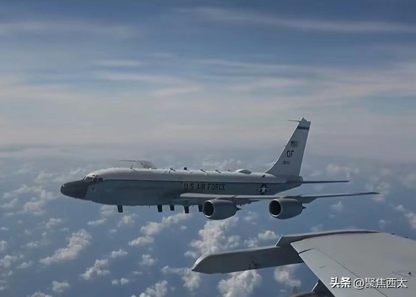 Unjust is doomed to destruction!The U.S. RC-135 reconnaissance plane is ...