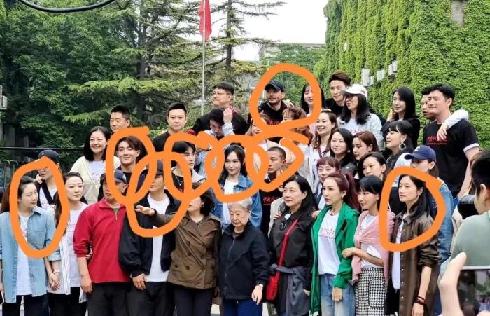 39-year-old Tang Yan's Chinese opera classmate reunion, Guo Zhenni ...