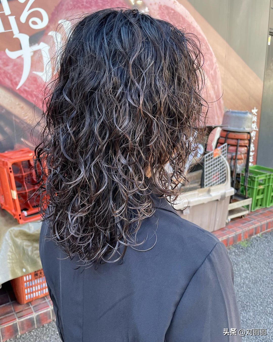 This October hairstyle is beautiful and fashionable, and the more you ...