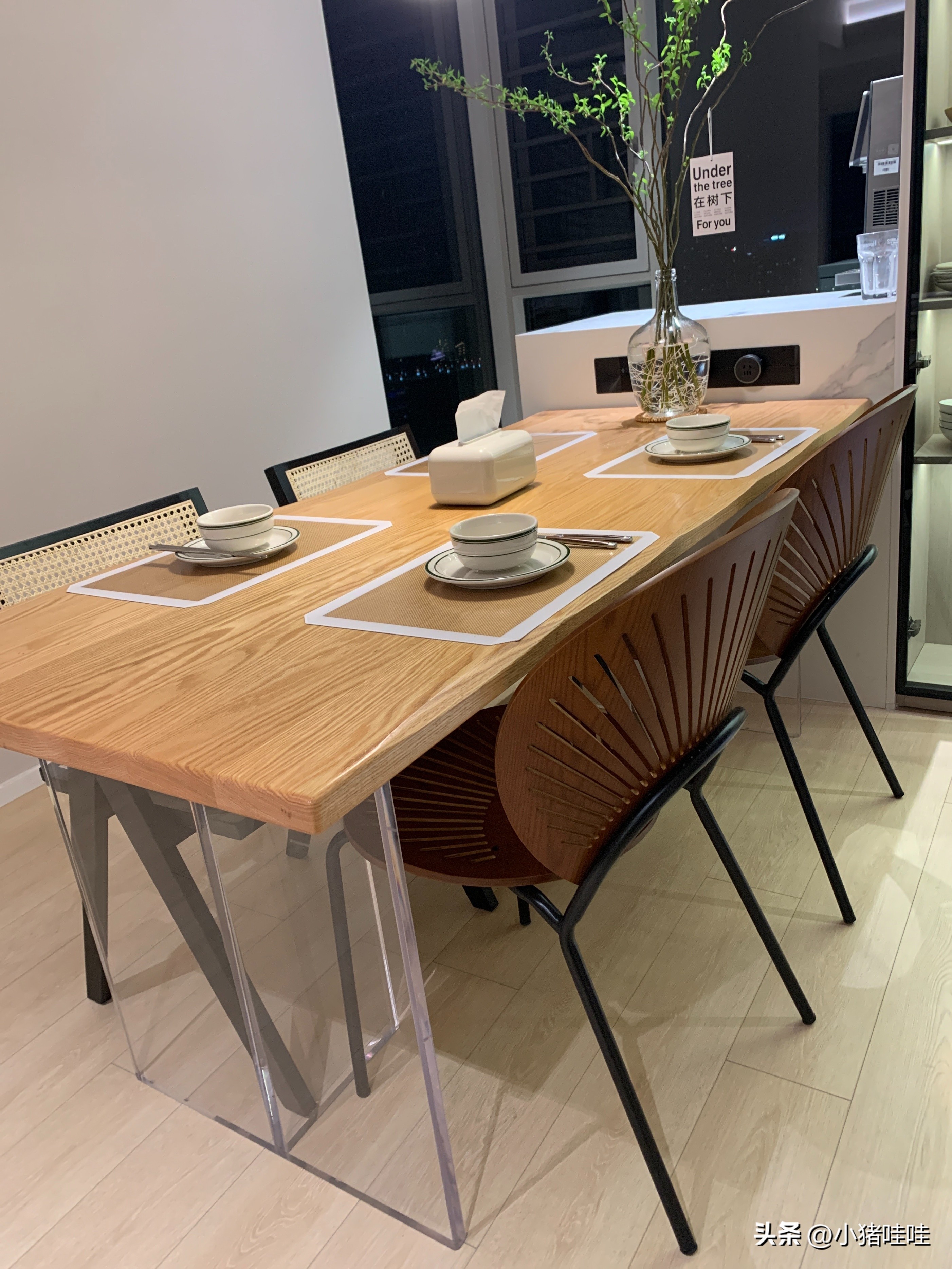 "Experience food with art" - suspended dining table allows me to enjoy ...