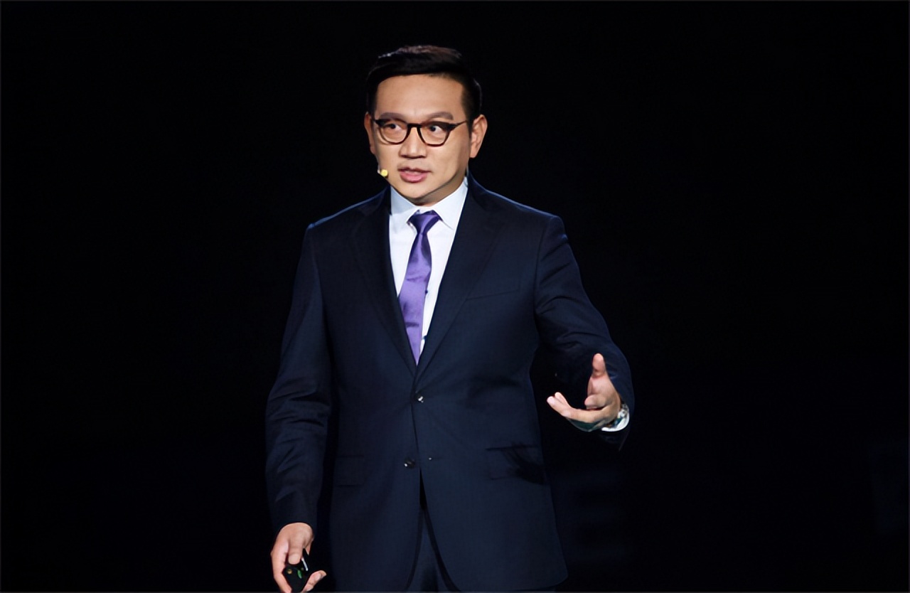 Luo Xin of Dragon TV is famous for hosting "One in a Hundred". Who is ...