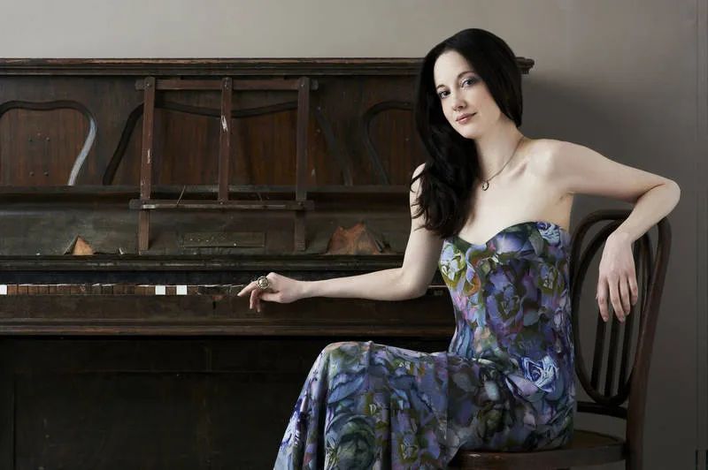 Worthy of Michelle Yeoh's Oscar opponent, she is indeed capable - iMedia