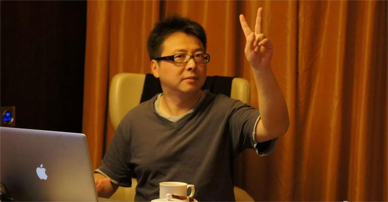 Huang Ling, the most charming woman in the Chinese music scene, and her boyfriend Xu Song are ...