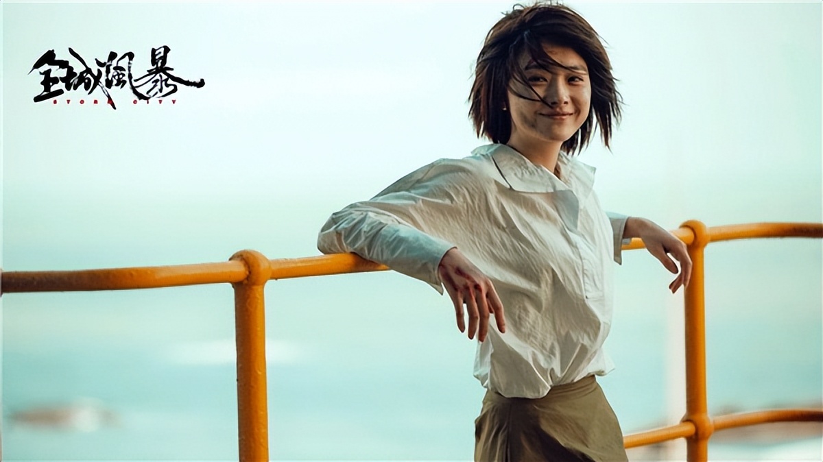 Wang Muxuan starred in the movie "Storm in the City" and his partner ...