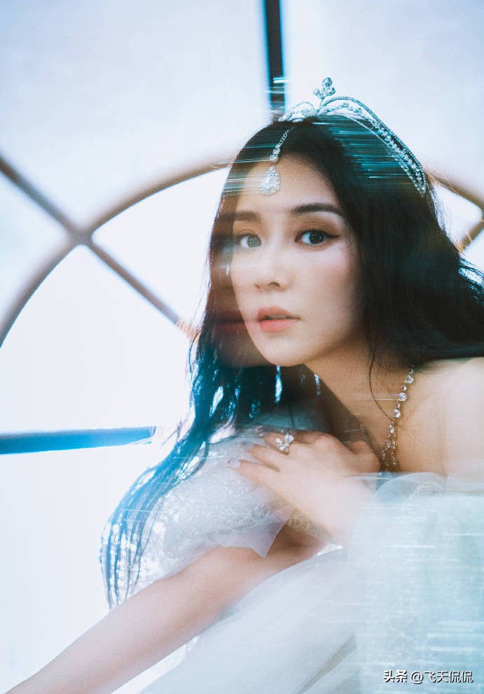 Fang Yuan's princess-style look is sweet and charming, with a white ...