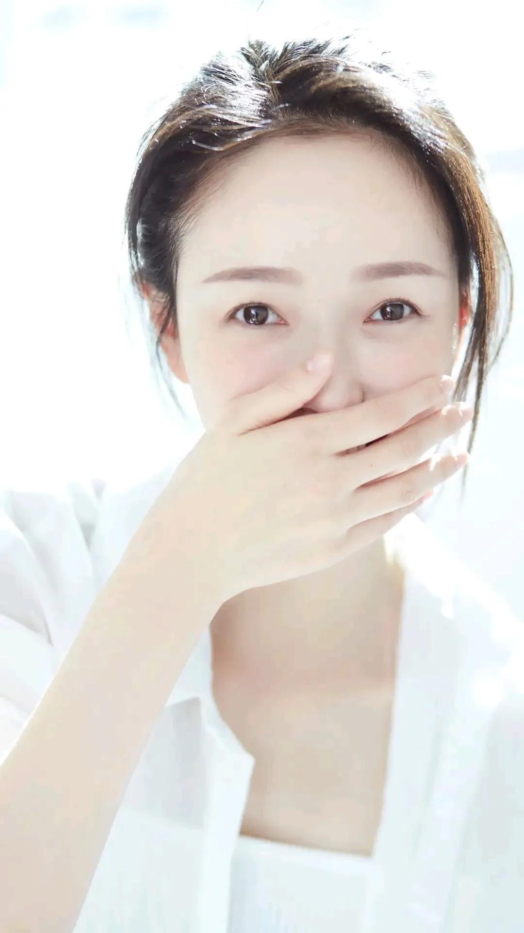 The charming Qiu Shiyuan - iNEWS