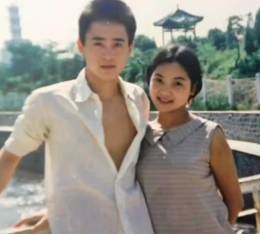 Xiu Qing: became popular with "Murong Fu", married his first girlfriend ...