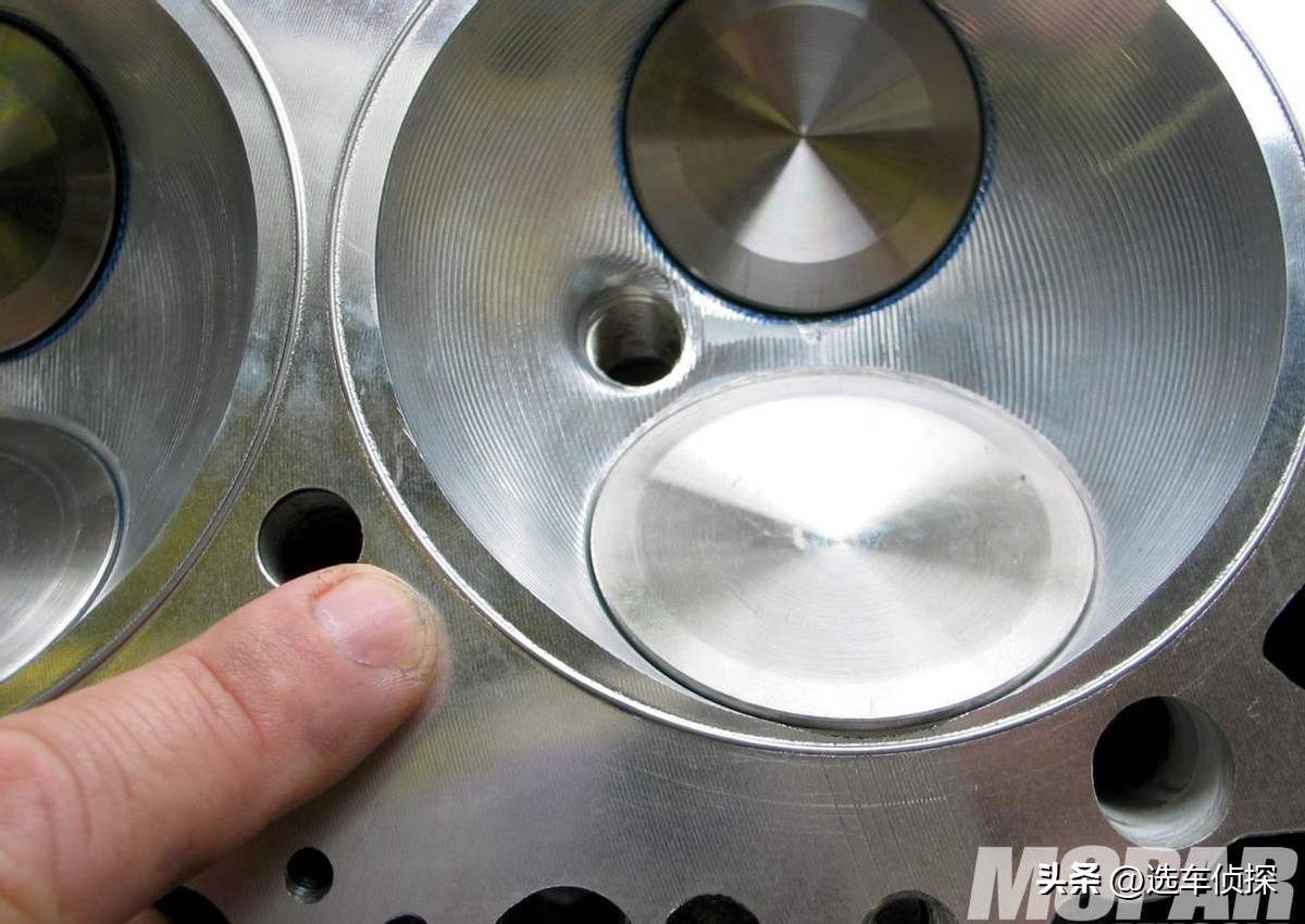 2023 Chrysler 300C, displacement 6.4L, the last hemispherical ...