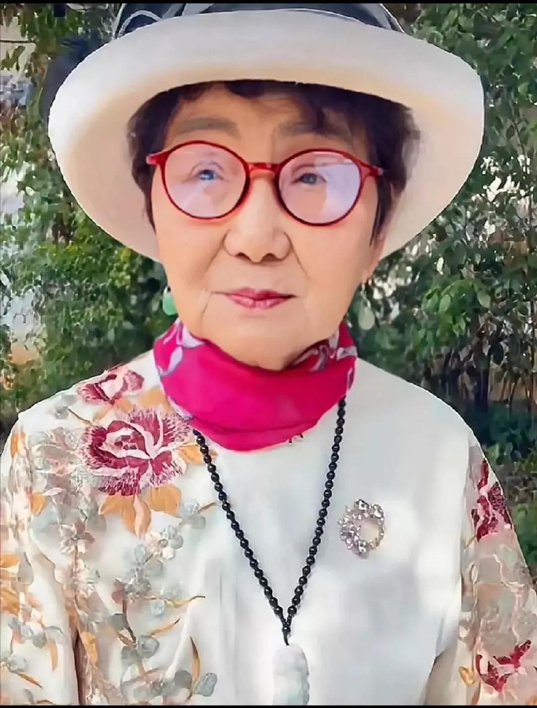 At the age of 91, he won the beauty pageant championship, "Wu Shengming" has created a legendary ...