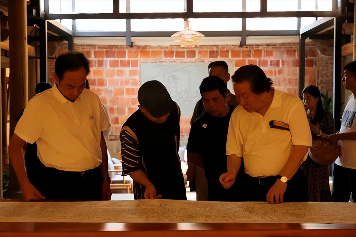 "Sunrise in the East and Rain in the West" Exhibition of Yang Xiaoyang ...