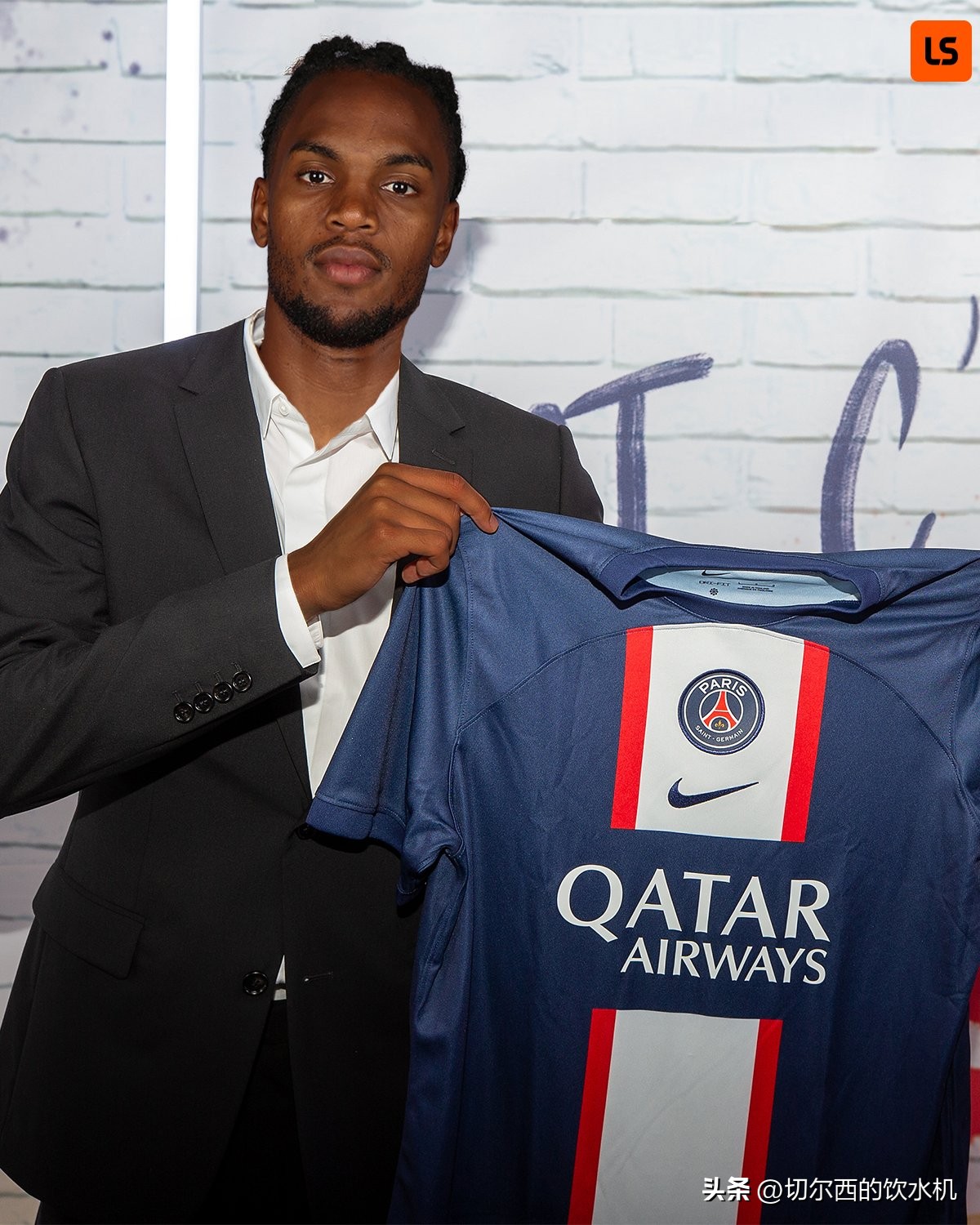 Go to Messi!Ronaldo's younger brother ran away, 1500W signed with Paris ...