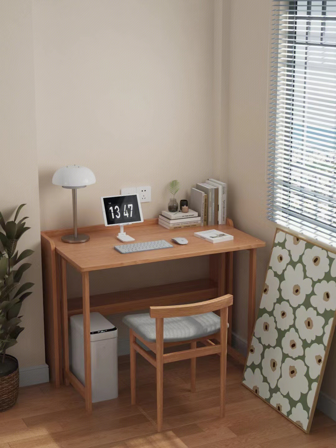 The best choice for small desks - iNEWS