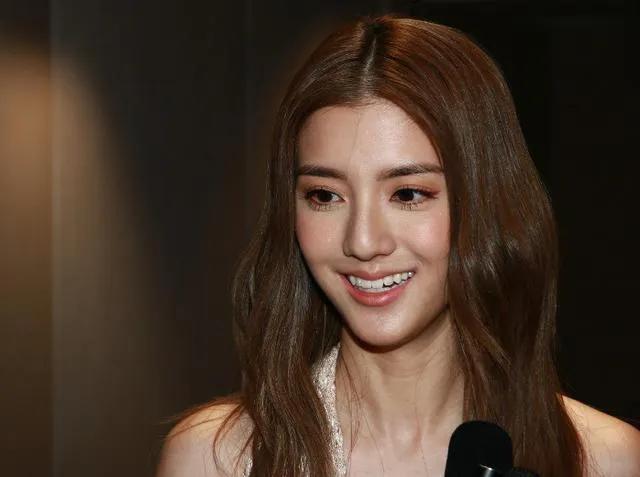 Wu Qianyu: She was once spoiled by Lin Feng as a princess, and she met ...