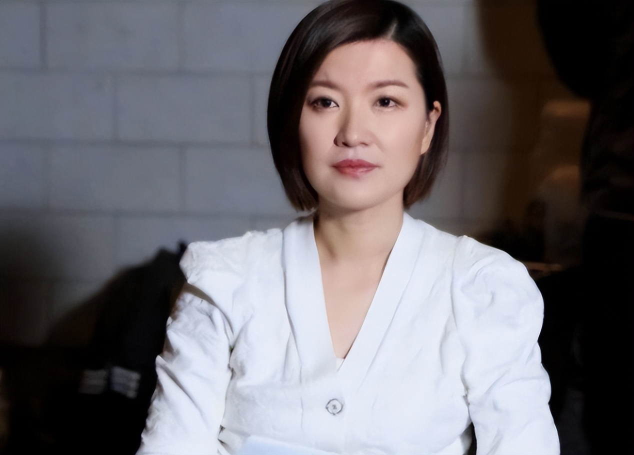 The first sister of Dragon TV, married the returnee husband and gave ...