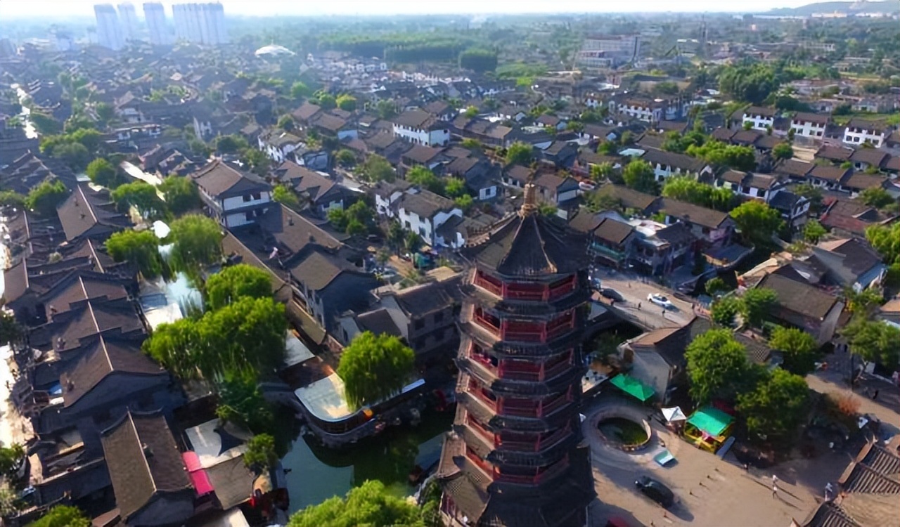 The place where Lord Qianlong wrote poems in the ancient city of ...