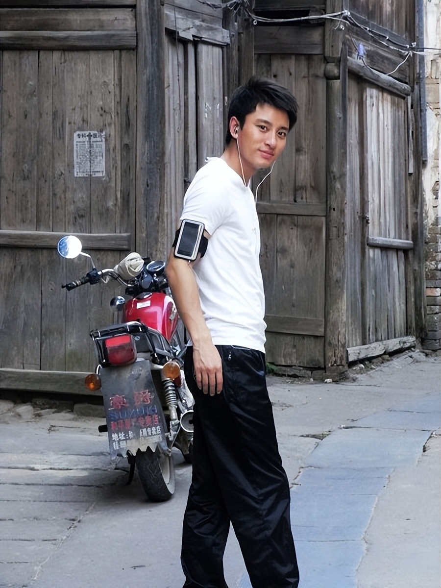 After 3 years of divorce, look at Li Xiaolu and Jia Nailiang's ...