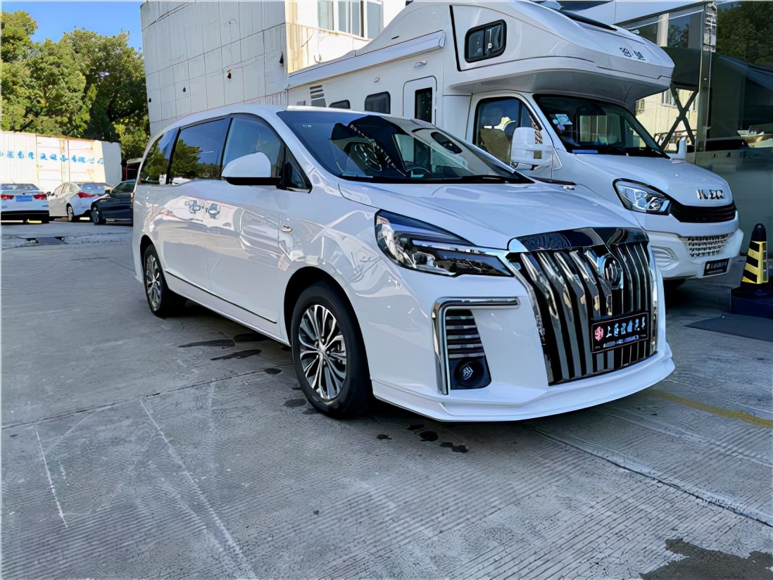 The new Buick GL8 customized Athena version, 652T land business class ...