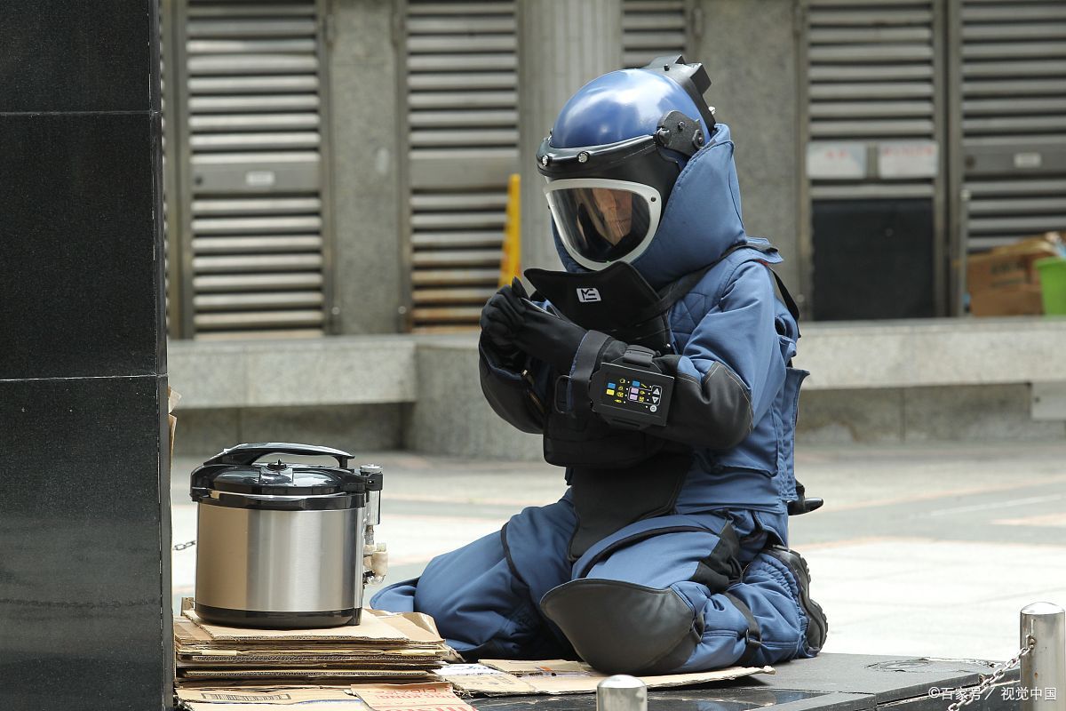 Bomb Disposal in Movies and TV Dramas and Actual Bomb Disposal - iMedia