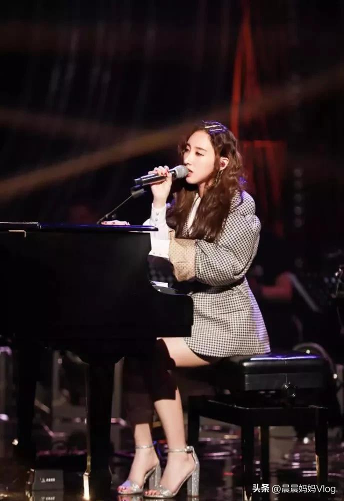 Hong Kong female singer, Xu Jingyun - iMedia