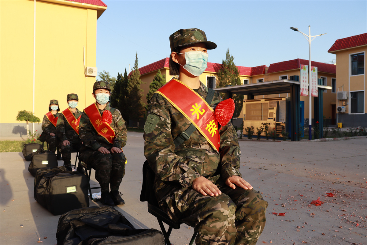 coming!Autumn 2022 Female Soldiers Chasing Dreams in Beijing - iNEWS