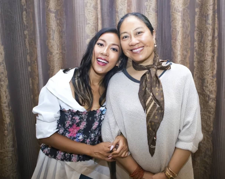 There is a kind of "plastic surgery" called Jike Junyi's fame, his ...