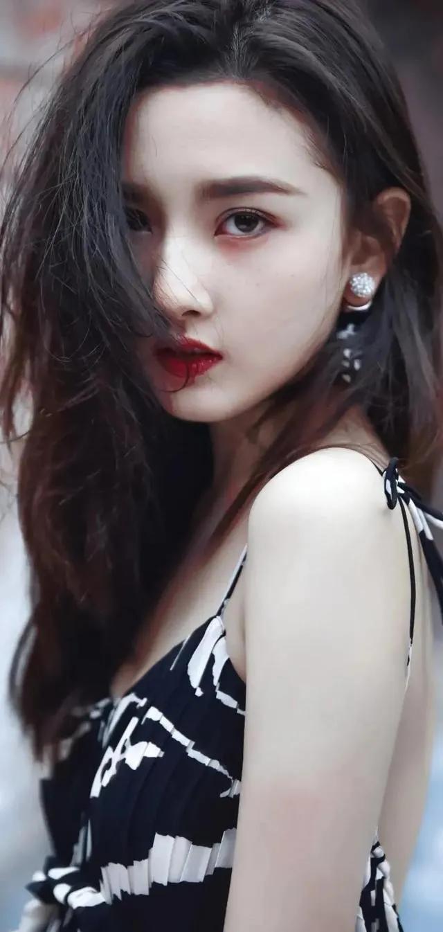 Song Zuer, pure in appearance, sweet in smile - iMedia