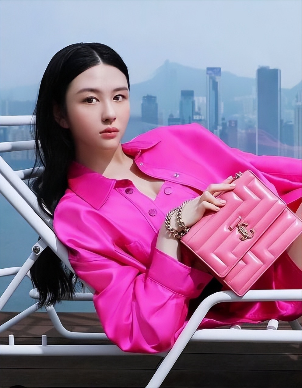 Qiu Shuzhen lost miserably!The 21-year-old daughter has a hot body and ...