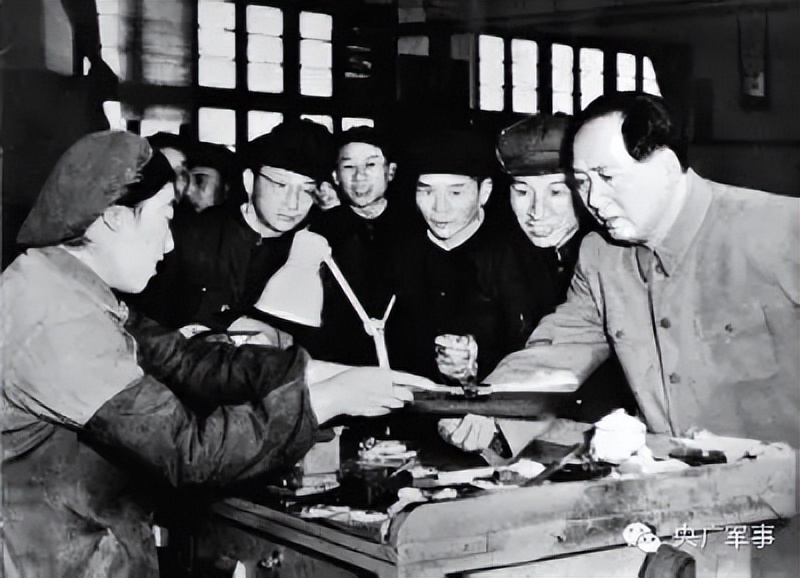 This is the gap: the difference between Mao Zedong and Chiang Kai-shek ...